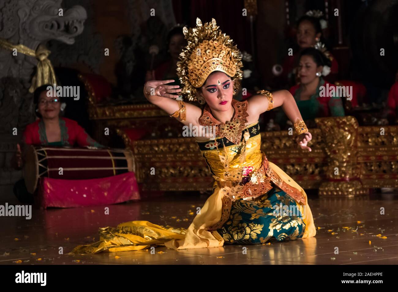 Traditional Balinese dance performance in Ubud, Bali Stock Photo - Alamy