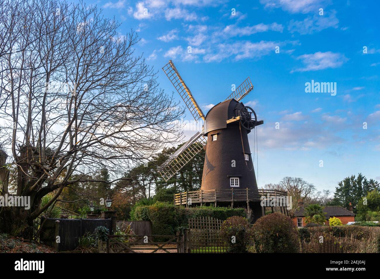 England windmill hi-res stock photography and images - Alamy