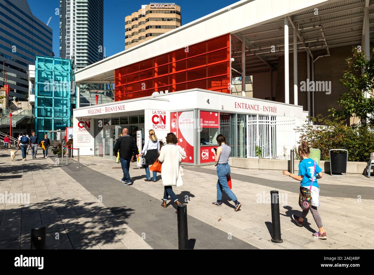 Cn tower tour entrance hi-res stock photography and images - Alamy