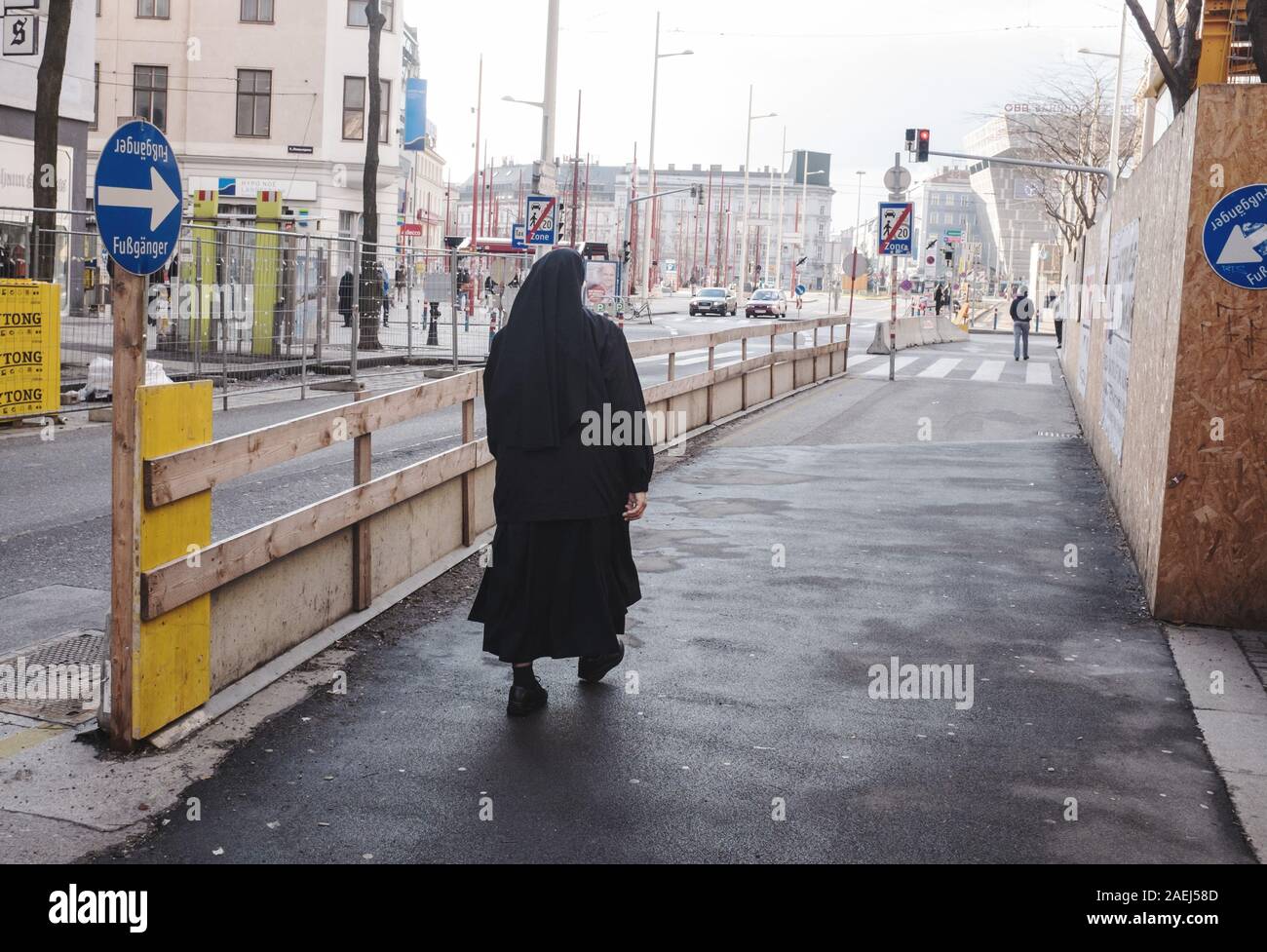Nun walking hi-res stock photography and images - Alamy