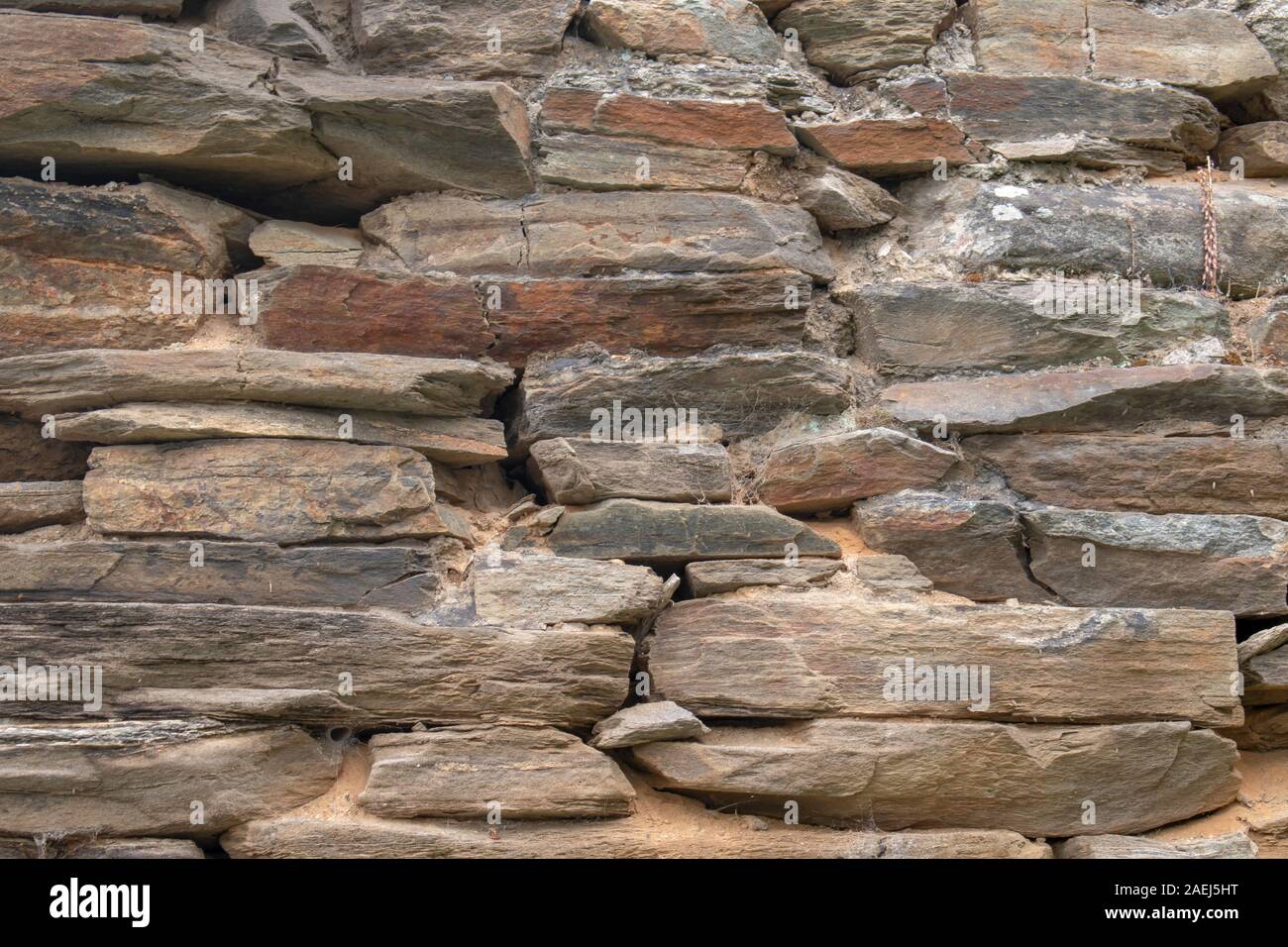 Dry stone garden retaining wall hi-res stock photography and images - Alamy