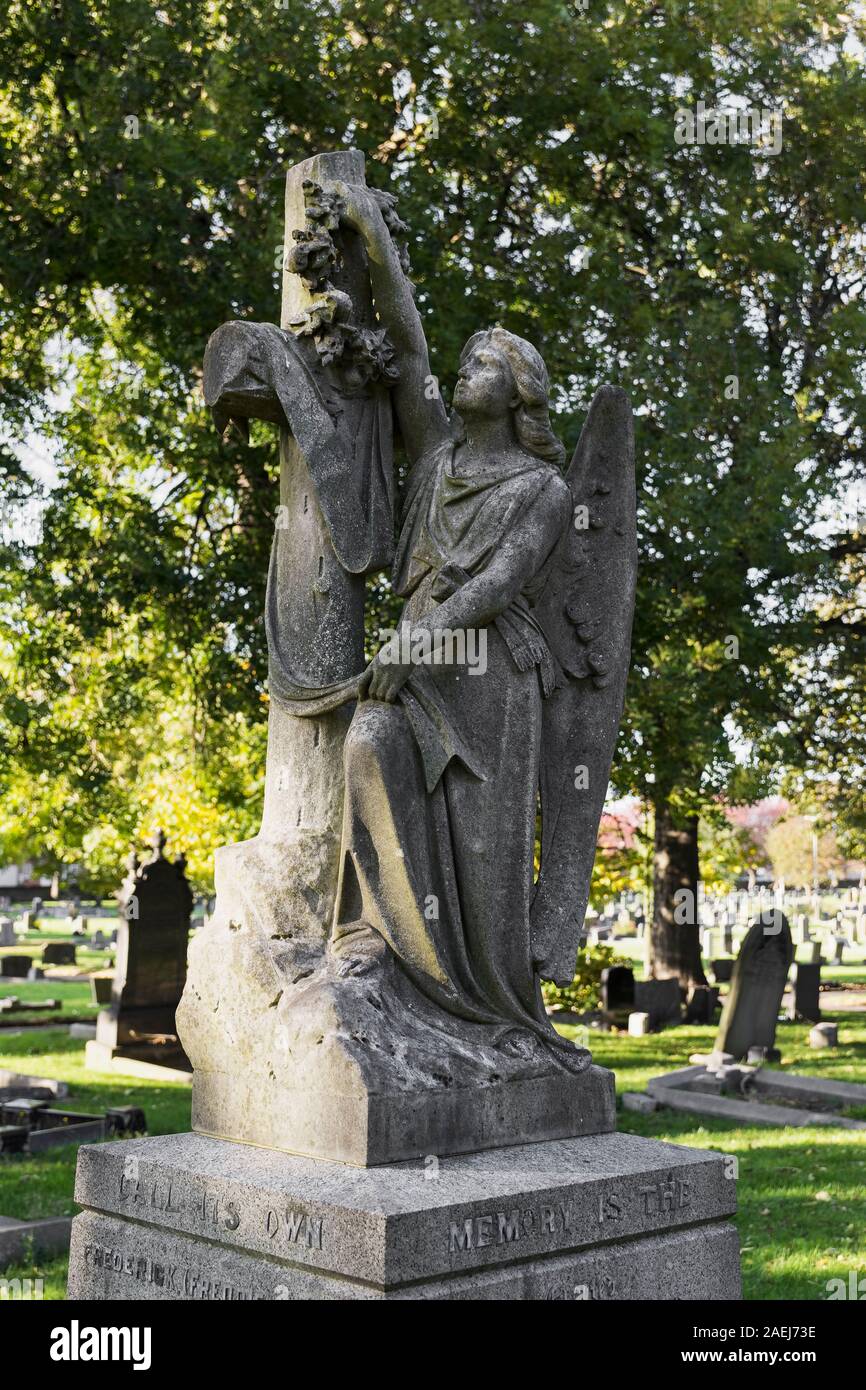 Cemetery angels hi-res stock photography and images - Alamy