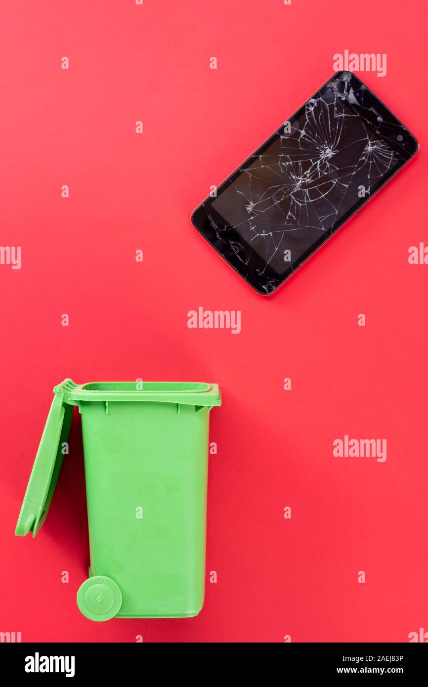 Smart dustbin hi-res stock photography and images - Alamy