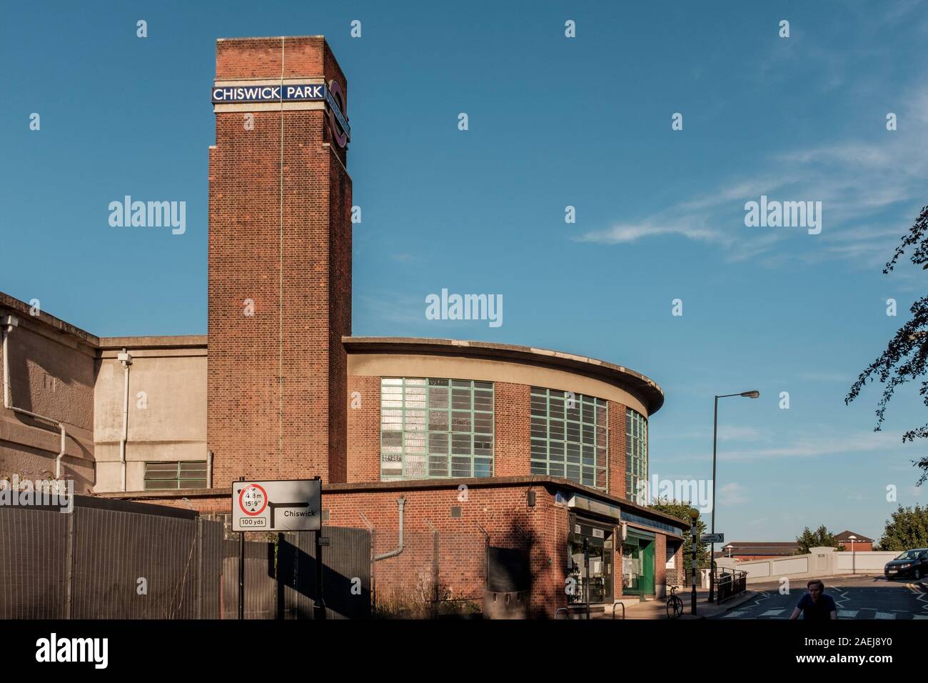 Chiswick park london hi-res stock photography and images - Alamy