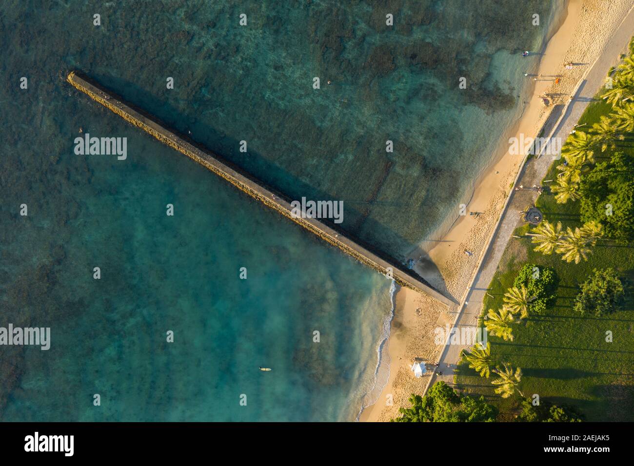 Waikiki pier hi-res stock photography and images - Alamy