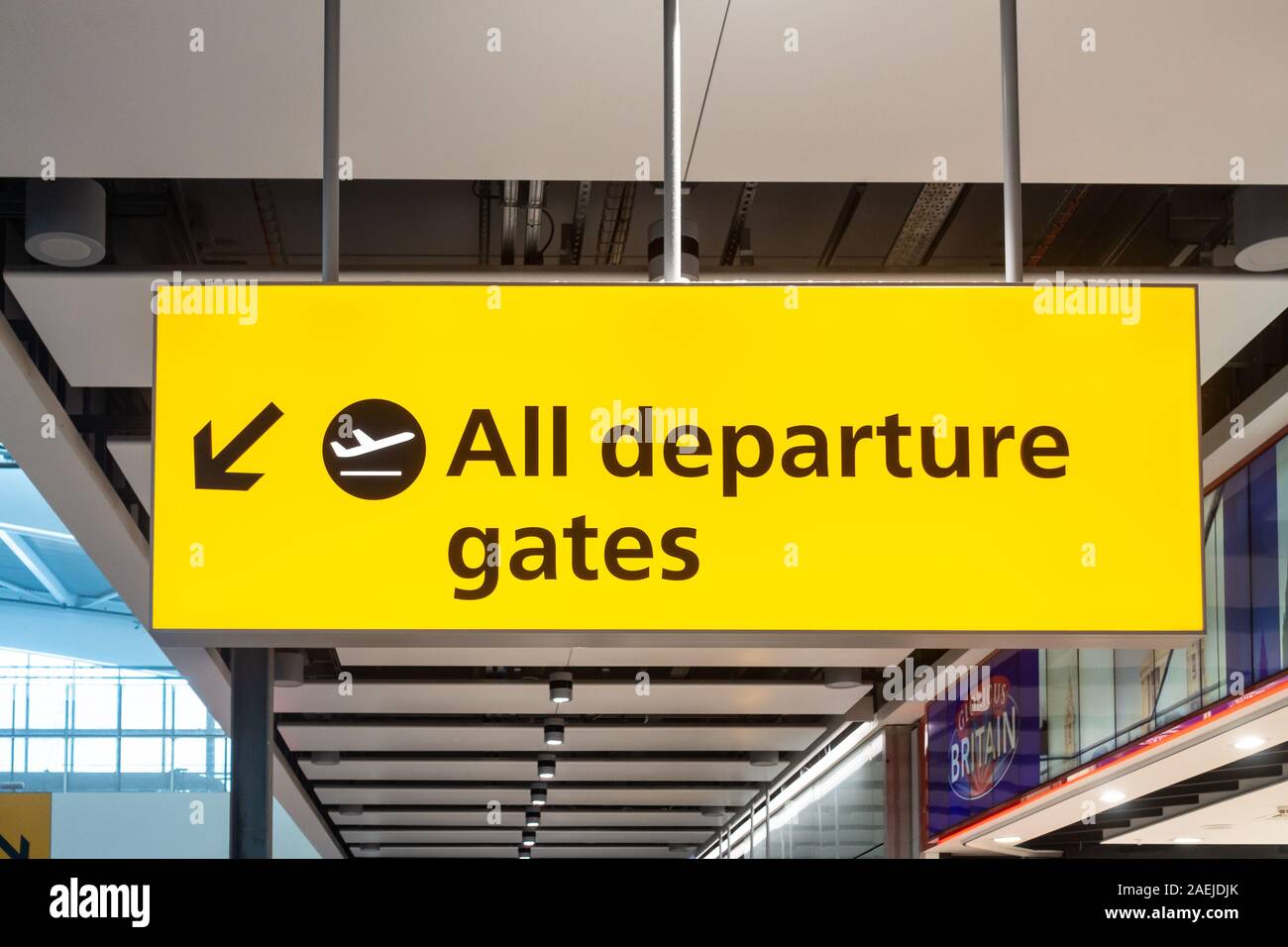 Sign airport terminal heathrow london hi-res stock photography and ...