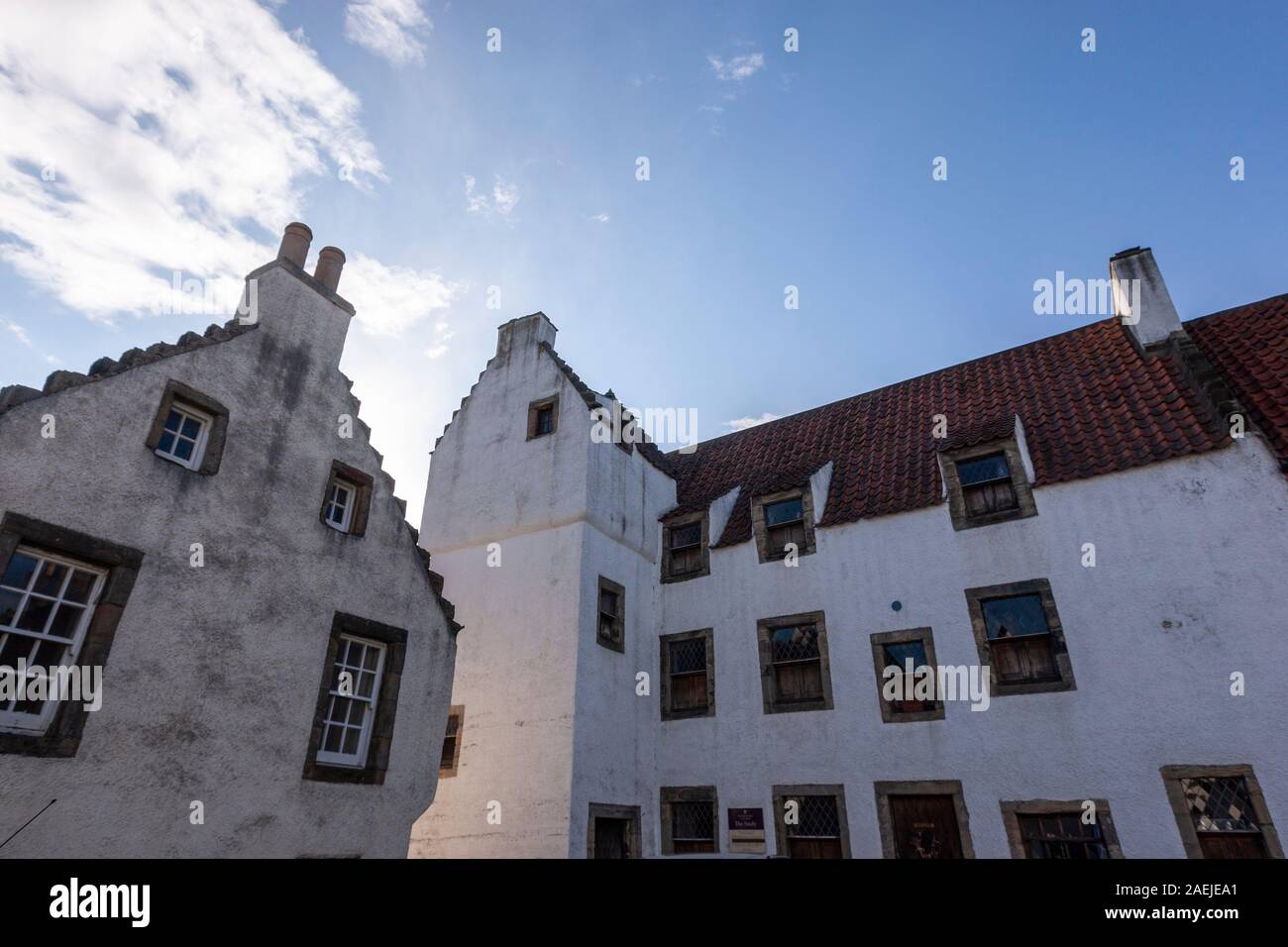 Picturesque tall white harled house hi-res stock photography and images ...