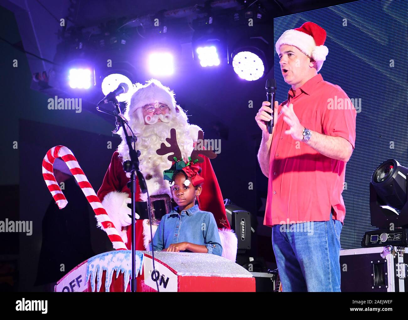 U.S. Capt. David Baird, commanding officer of Naval Station Rota joins ...