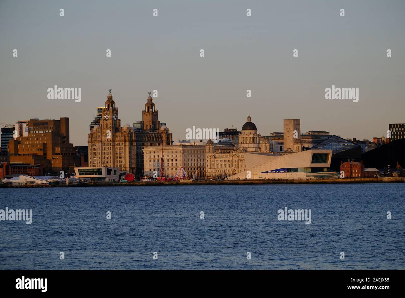 Liverpool waterfront in evening hi-res stock photography and images - Alamy