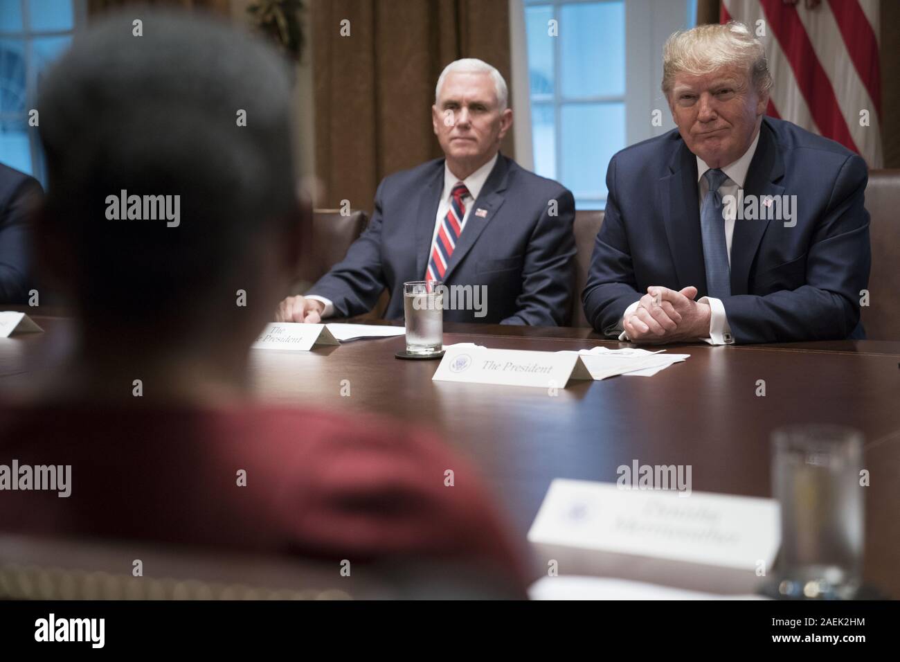 Politicians on cabinet table hi-res stock photography and images - Alamy