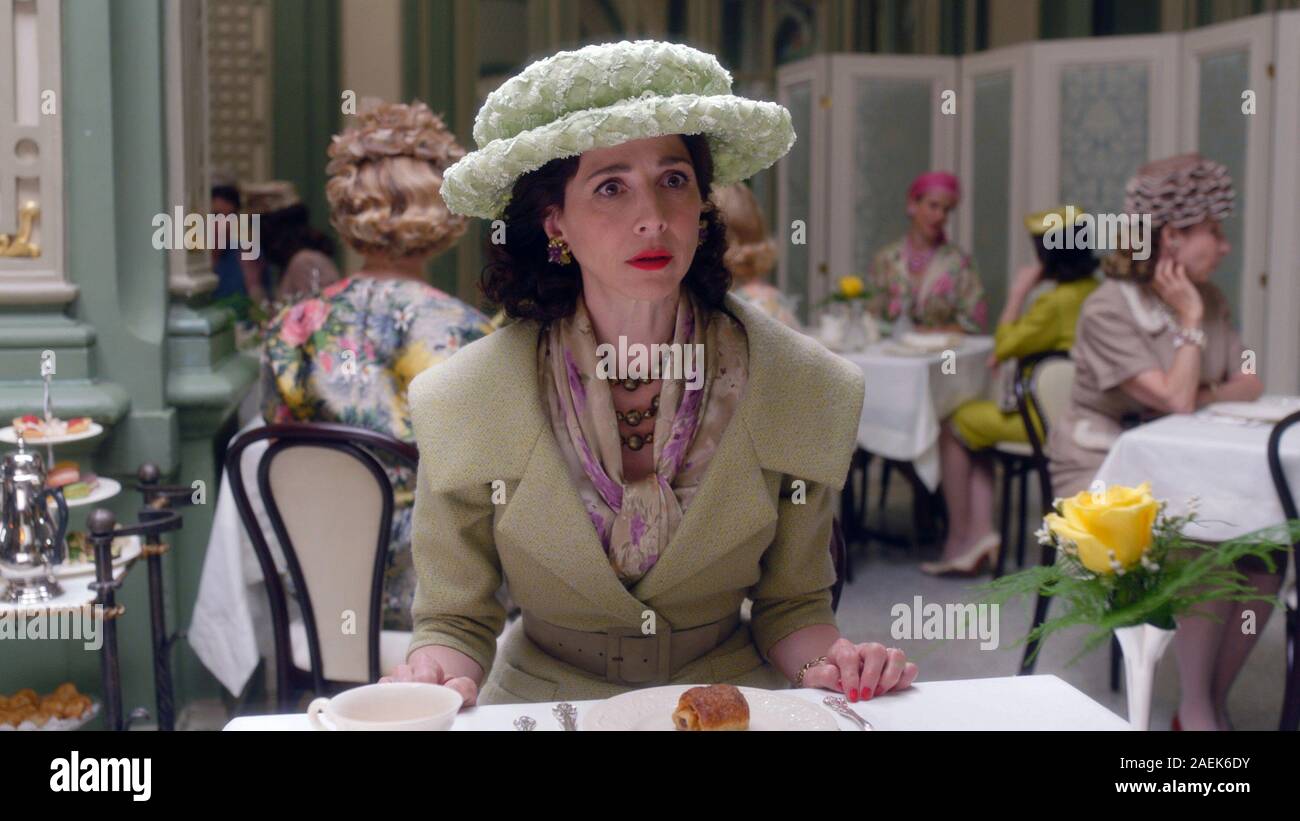 THE MARVELOUS MRS. MAISEL, Marin Hinkle, 'A Jewish Girl Walks Into the ...