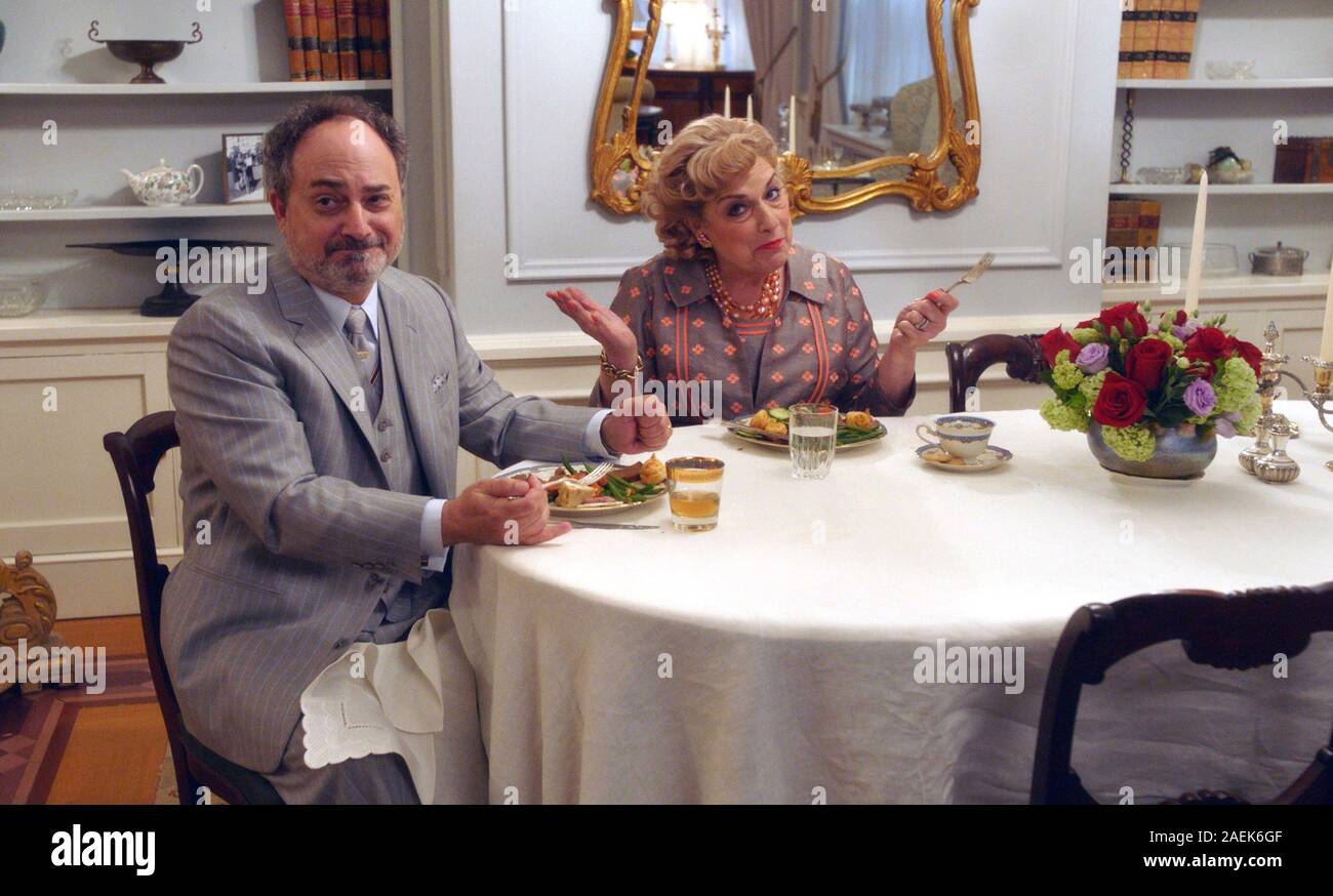 THE MARVELOUS MRS. MAISEL, from left: Kevin Pollak, Caroline Aaron ...