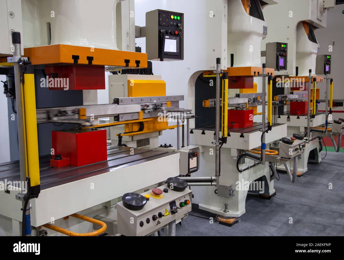 Automation hydraulic press stamping machine production line, Industrial ...