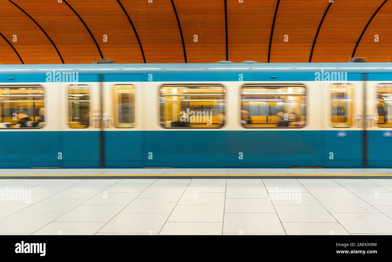 Platform subway munich germany hi-res stock photography and images - Alamy