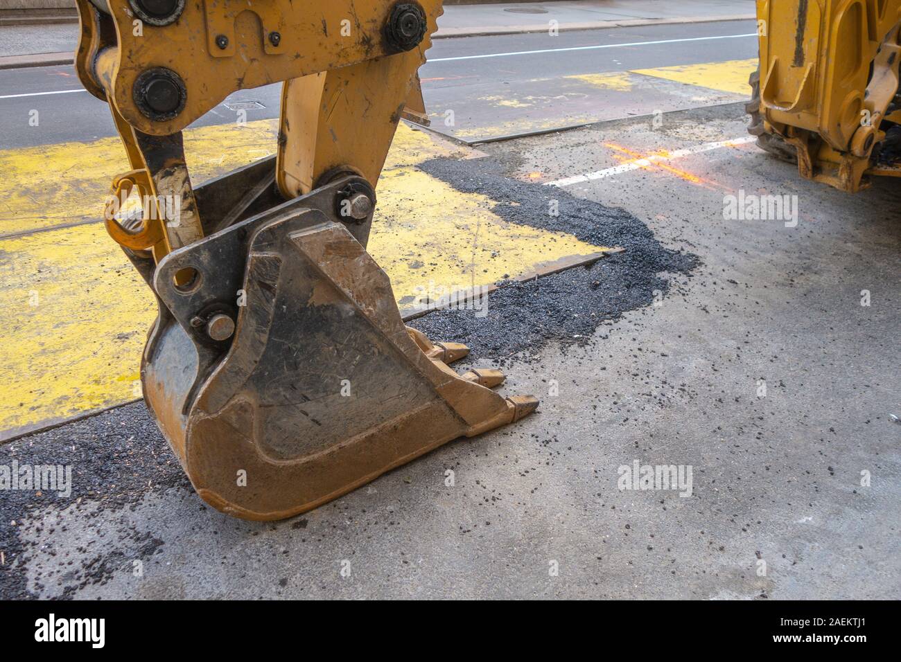 Back hole machine bucket hi-res stock photography and images - Alamy
