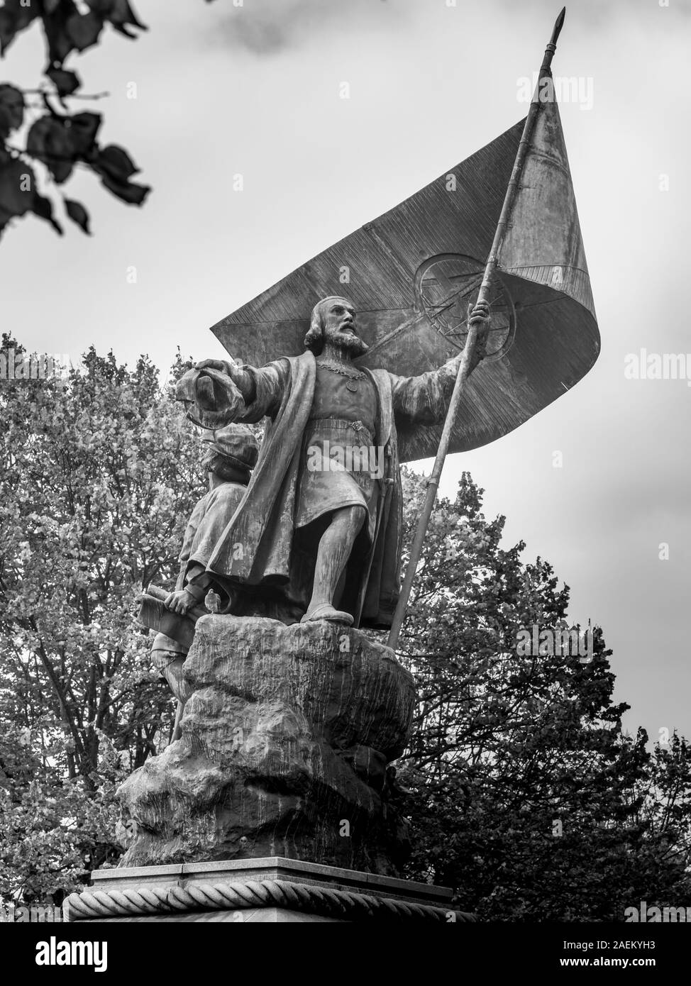 Pedro alvares cabral monument Black and White Stock Photos & Images - Alamy