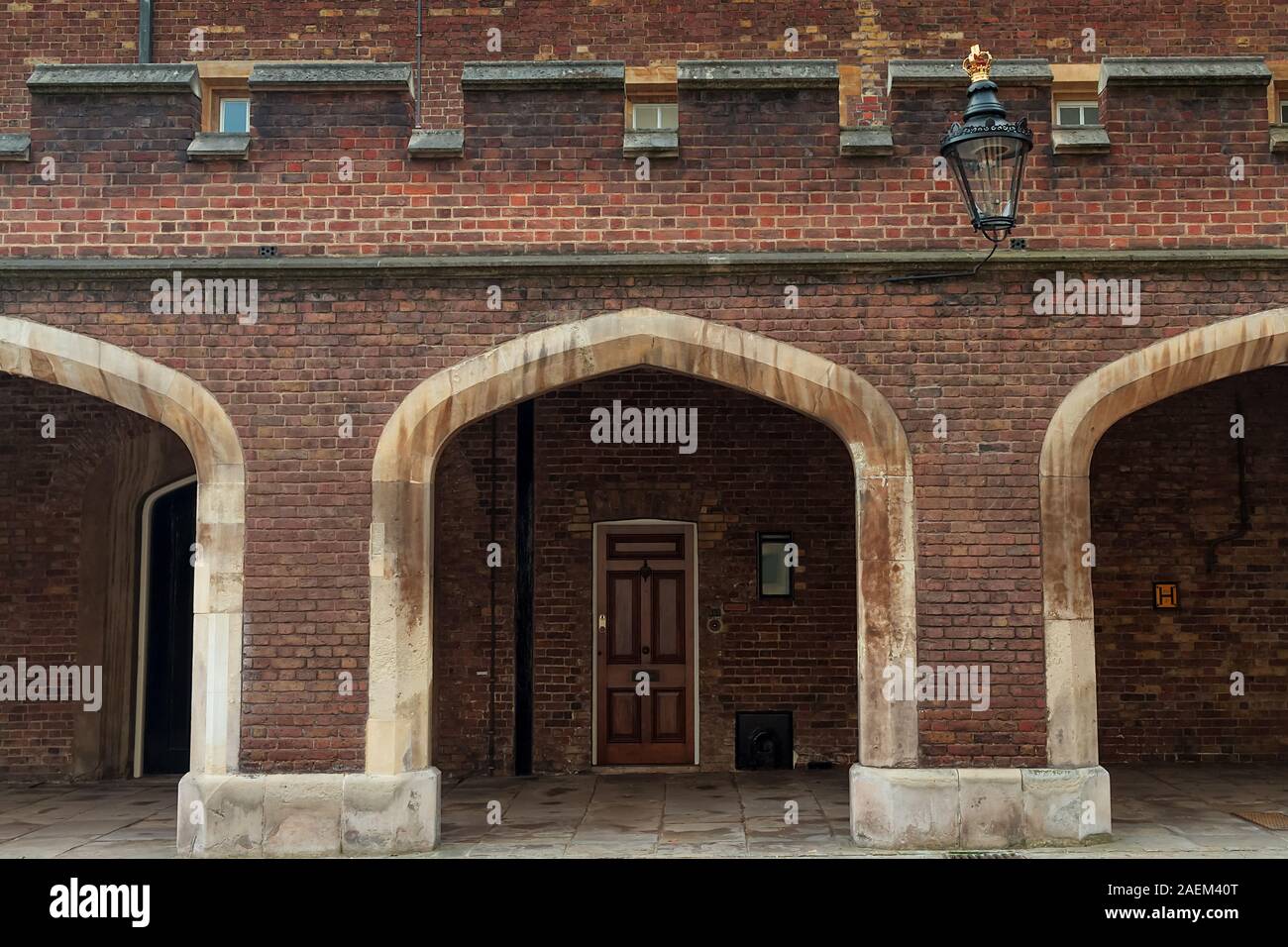 Modest architecture hi-res stock photography and images - Alamy