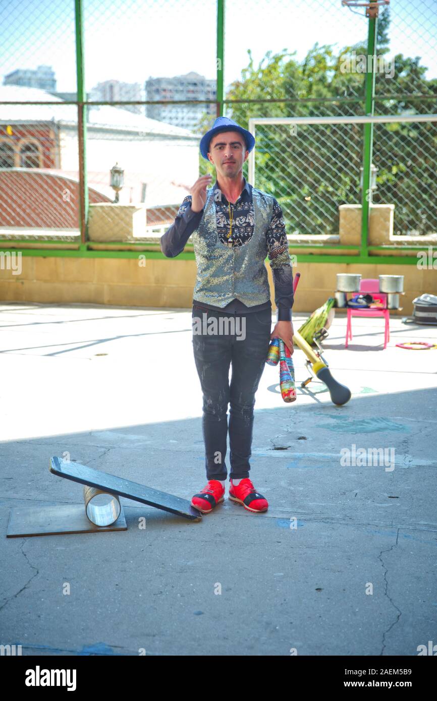 Juggle bottles hi-res stock photography and images - Alamy