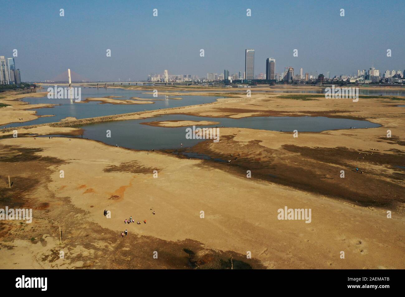 Aerial view of the riverbed on one of the Yangtze River¯s major ...