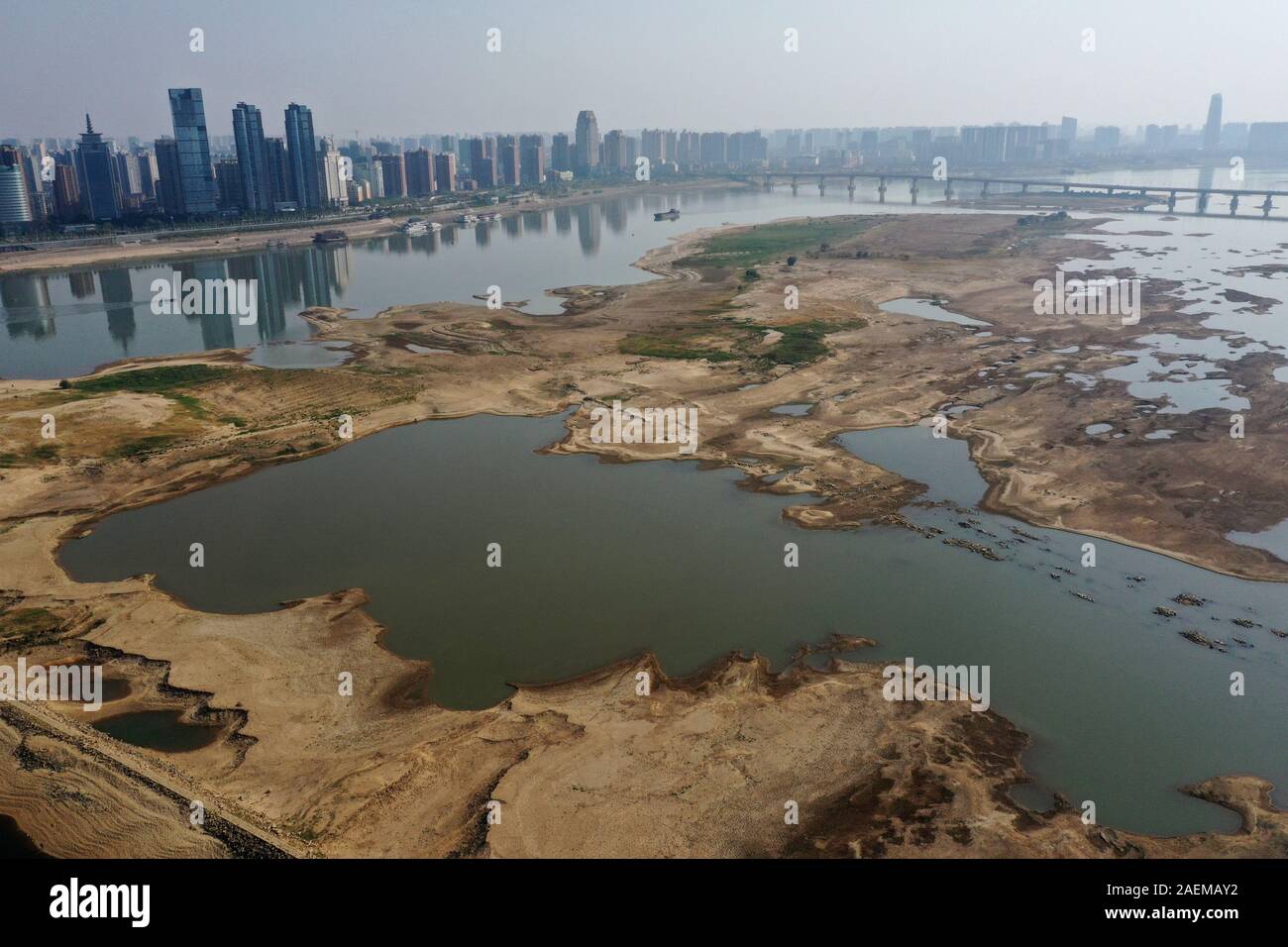 Aerial view of the riverbed on one of the Yangtze River¯s major ...