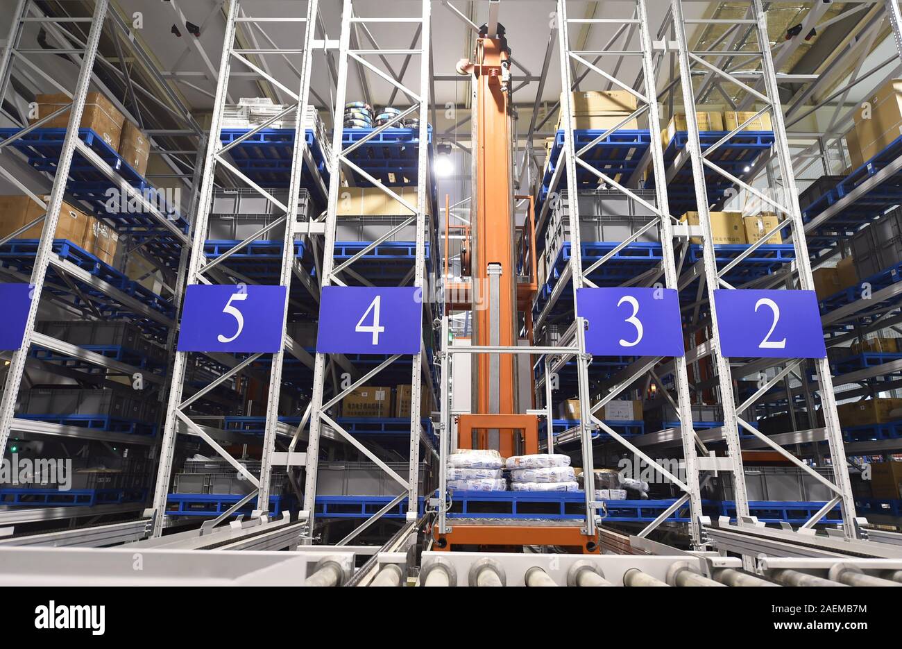 Piler hi-res stock photography and images - Alamy