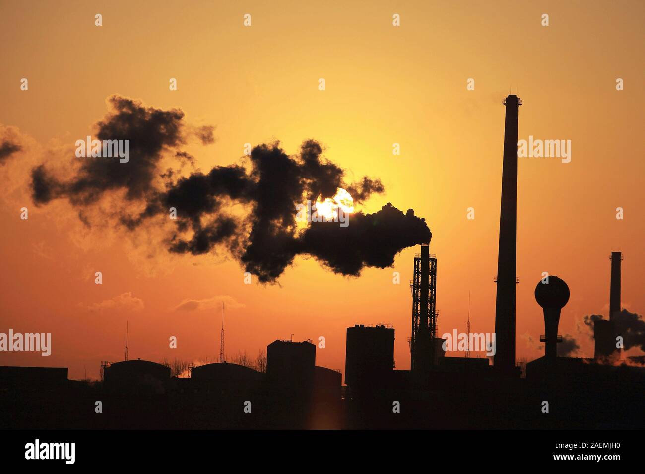 Chinese factory chimney hi-res stock photography and images - Alamy