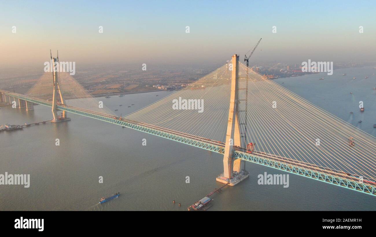 The world's longest cable-stayed bridge, the Hutong (Shanghai-Nantong ...