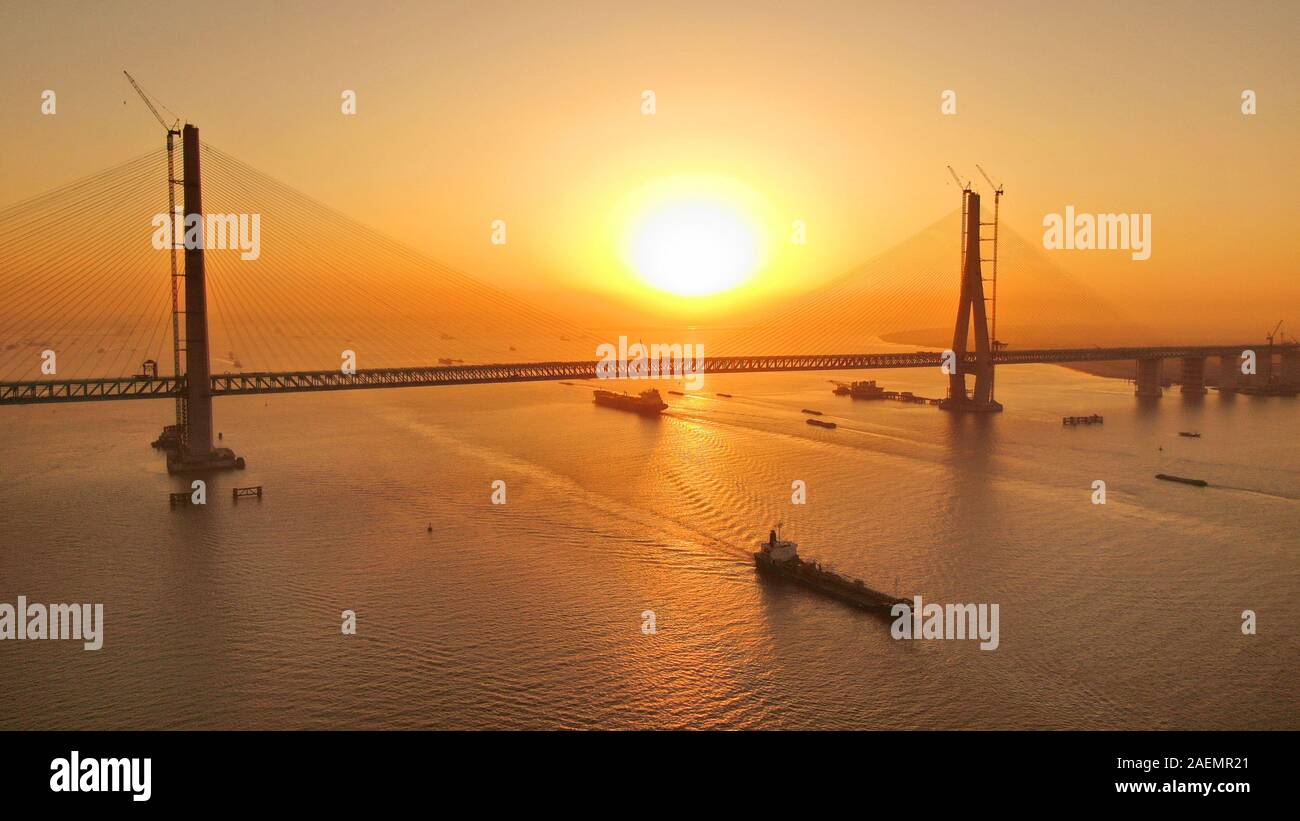 The world's longest cable-stayed bridge, the Hutong (Shanghai-Nantong ...