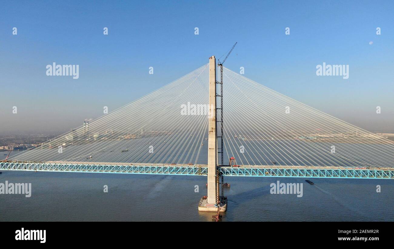 The world's longest cable-stayed bridge, the Hutong (Shanghai-Nantong ...