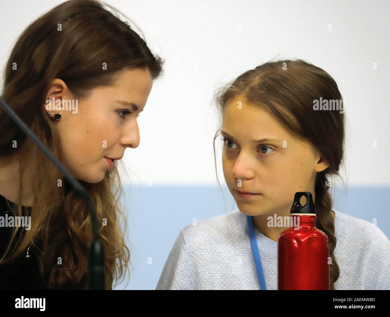 Madrid, Spain. 09th Dec, 2019. Luisa Neubauer (l), German climate ...