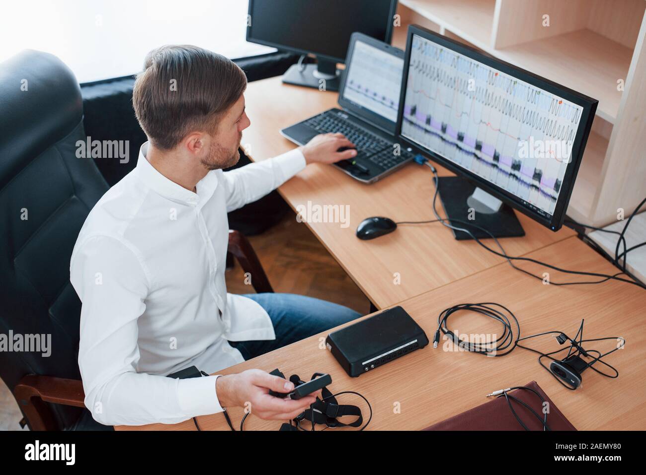 Lie detectors hi-res stock photography and images - Alamy