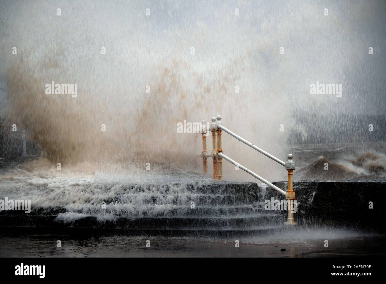 Heavy rough seas at high tide at Bridlington, Yorkshire, UK Stock Photo ...