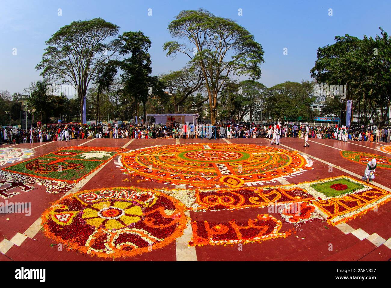 Central shahid minar dhaka hi-res stock photography and images - Alamy