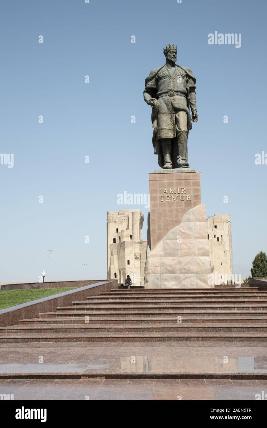 Statue timur ak saray palace hi-res stock photography and images - Alamy