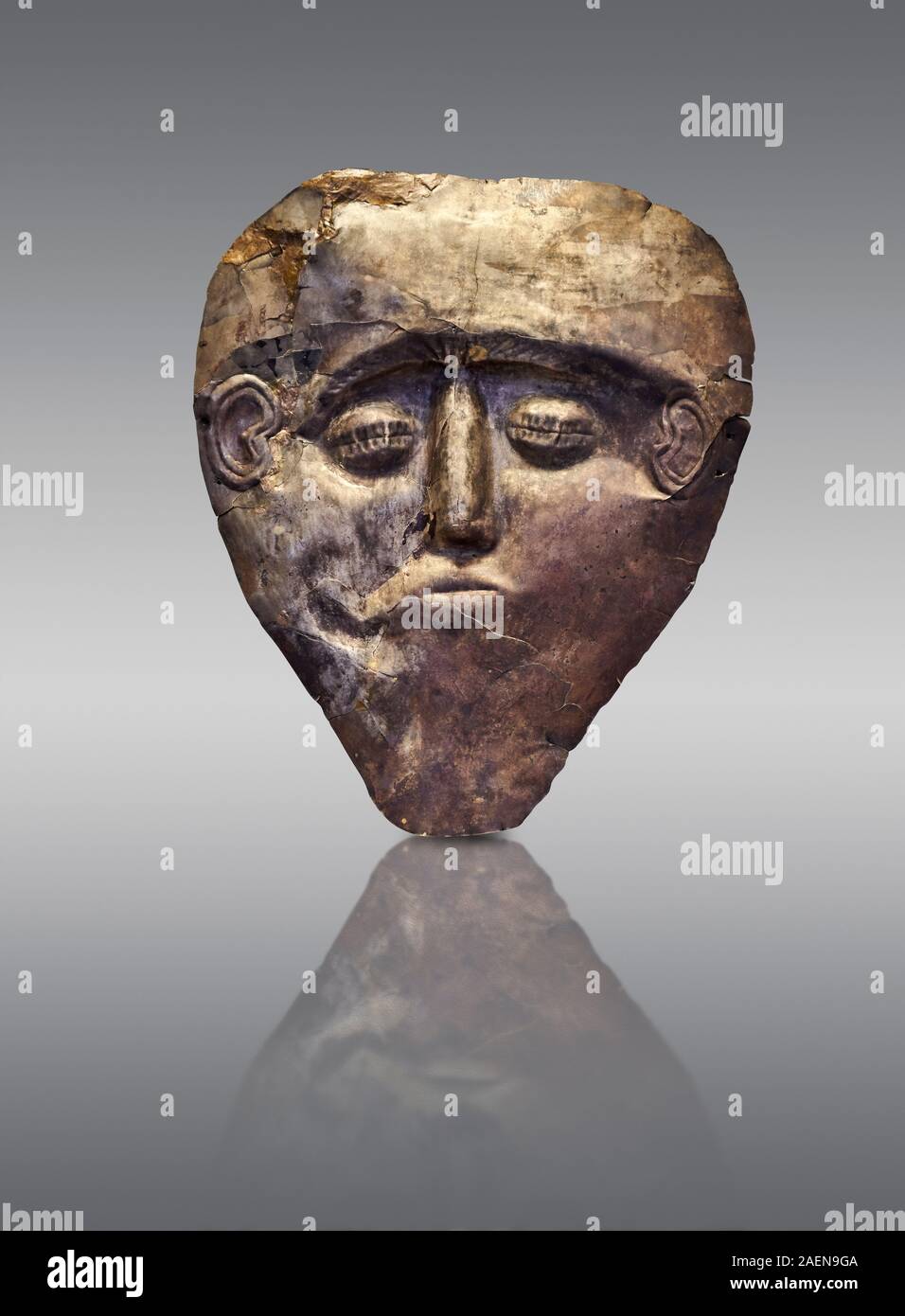 Mycenaean electrum death mask hi-res stock photography and images - Alamy
