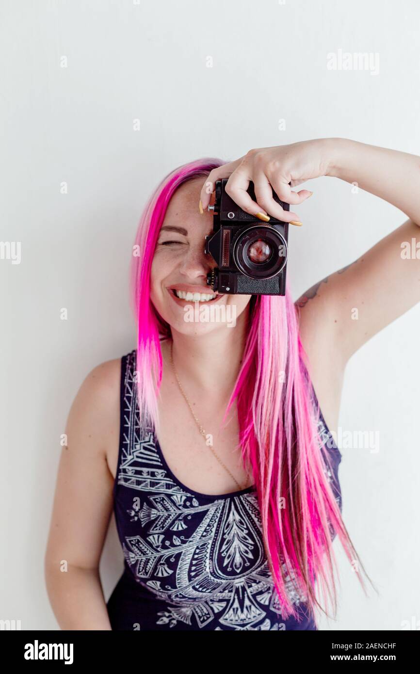 Girl kneeling drawing picture hi-res stock photography and images - Alamy