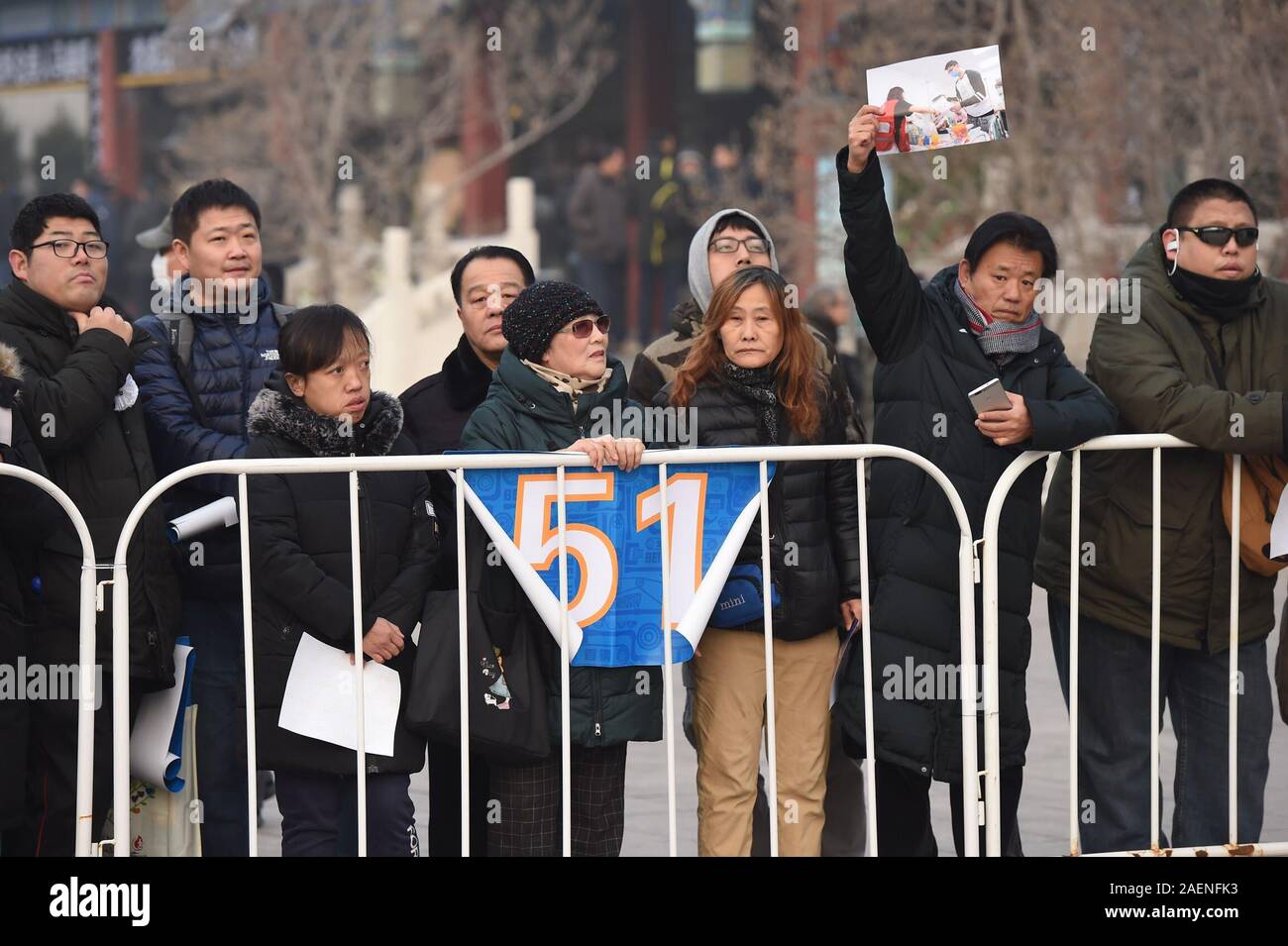 Fans show up sadly to mourn for Chinese professional basketball player ...