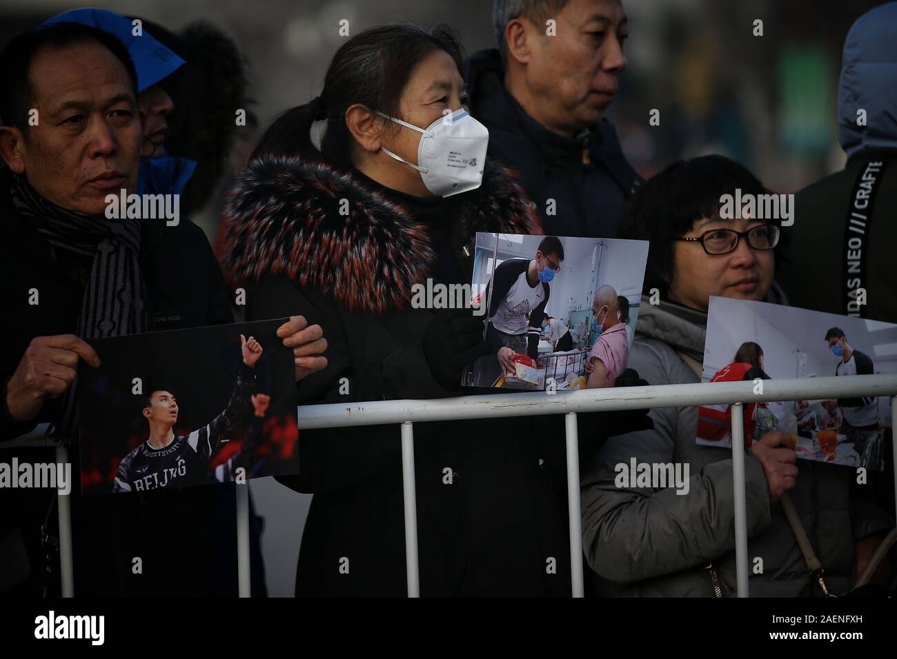 Fans show up sadly to mourn for Chinese professional basketball player ...