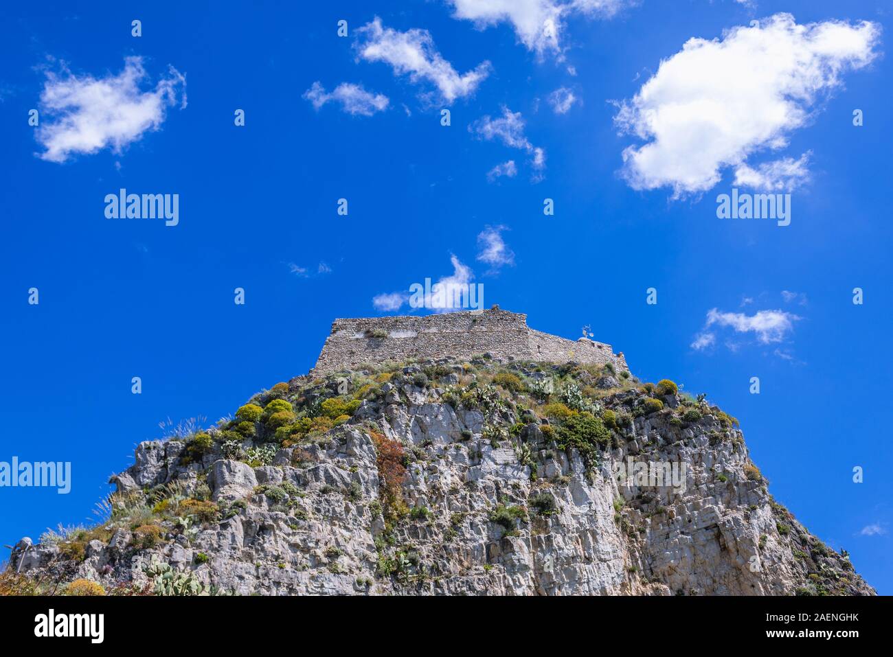 Saracen castle hi-res stock photography and images - Alamy