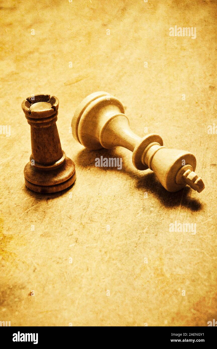 King of chess down defeated hi-res stock photography and images - Alamy