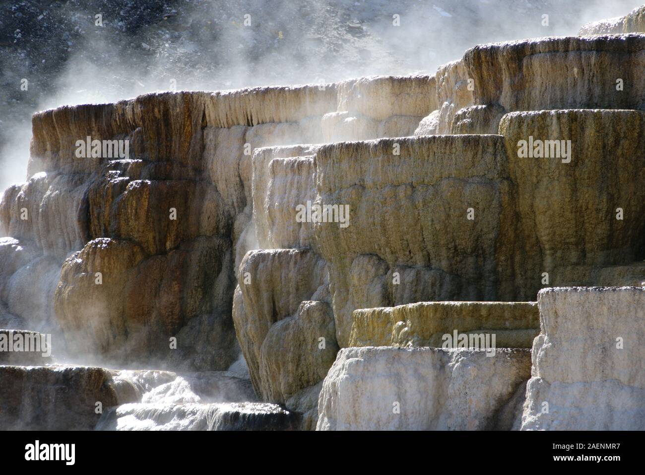Yellowstone, The splendid limestone sculptures of Mammoth Hot Spring ...
