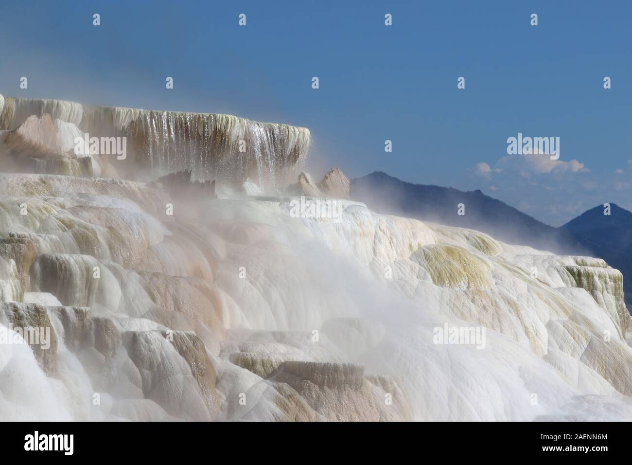 Yellowstone, The splendid limestone sculptures of Mammoth Hot Spring ...