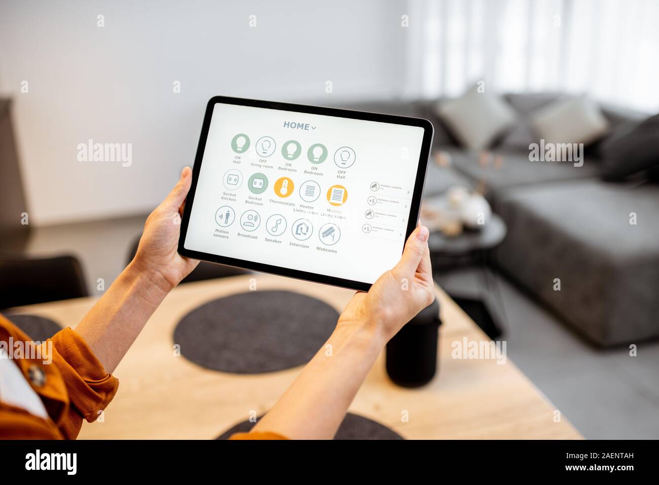 Tablet home screen icons hi-res stock photography and images - Alamy
