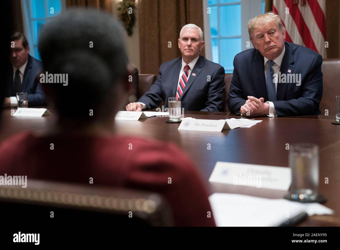 Politicians on cabinet table hi-res stock photography and images - Alamy