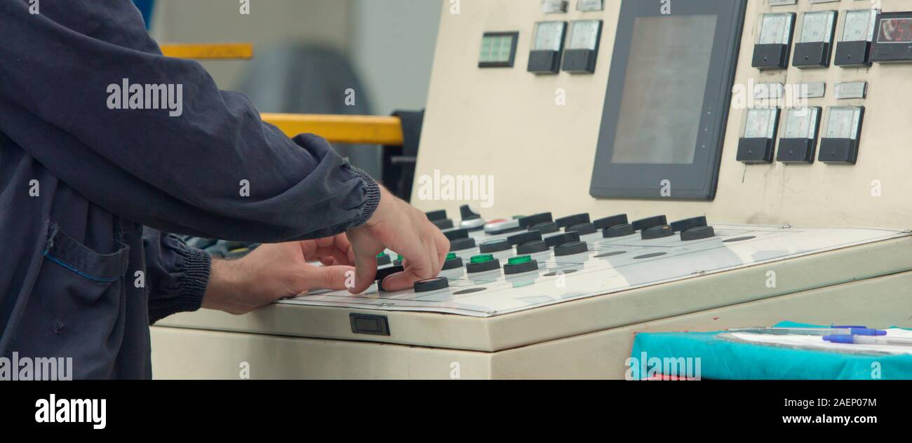 Steelworks supply hi-res stock photography and images - Alamy