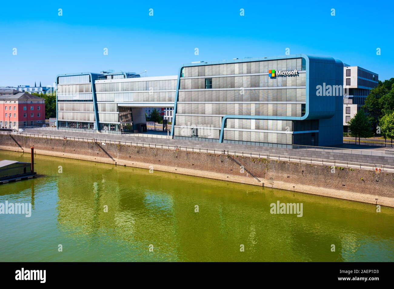 Microsoft headquarters logo sign hi-res stock photography and images ...