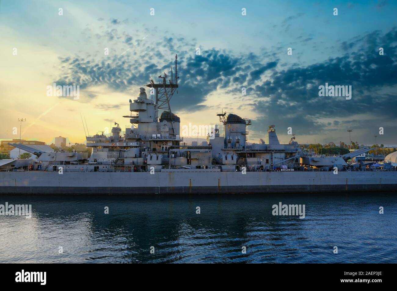 Iowa class battleship hi-res stock photography and images - Alamy