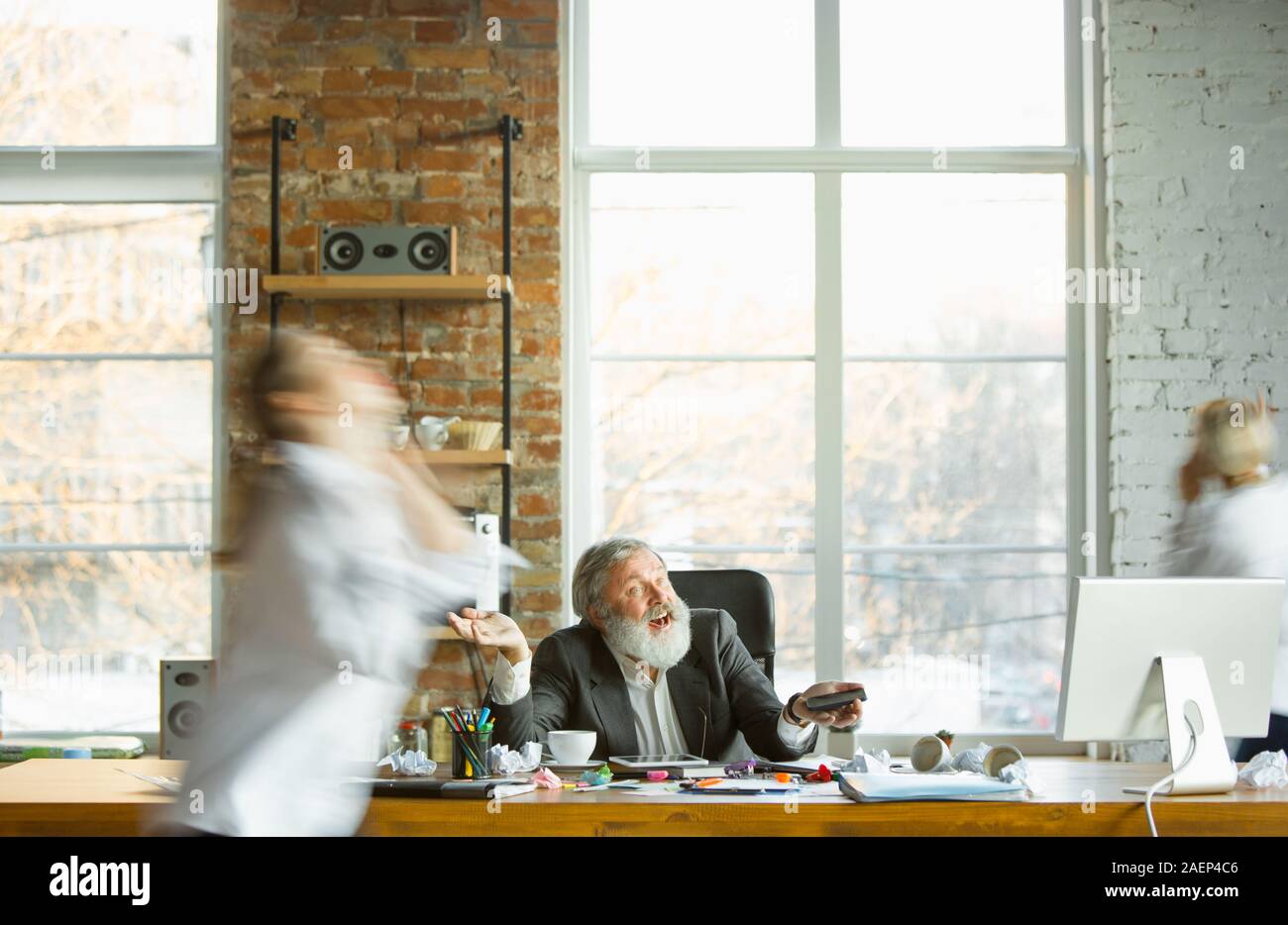 Giving directions indoors hi-res stock photography and images - Alamy