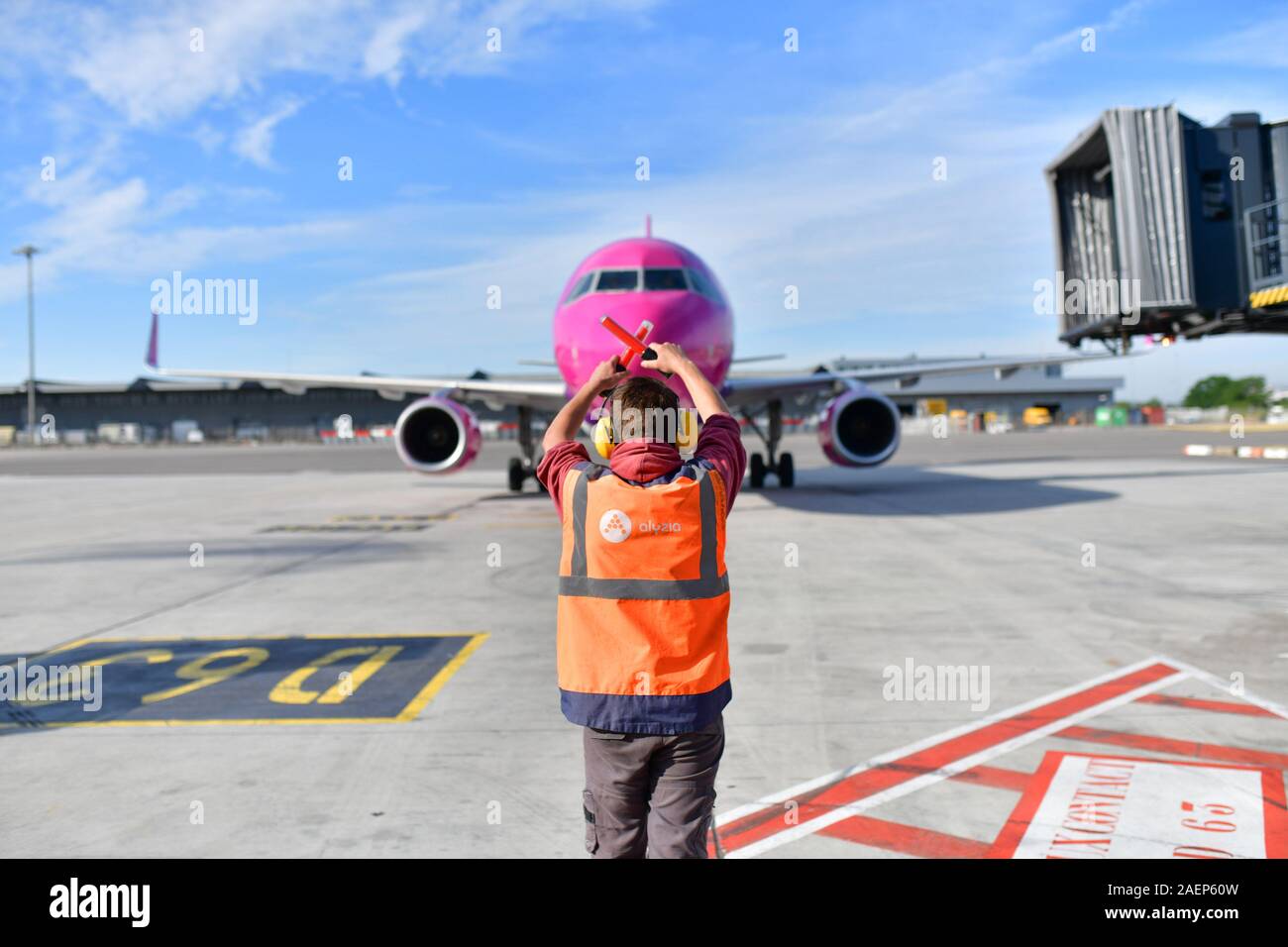 Ramp agent hi-res stock photography and images - Alamy