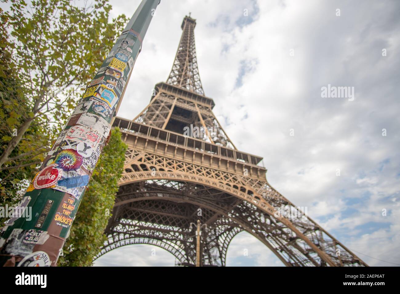 The eiffel tower wide angle hi-res stock photography and images - Alamy
